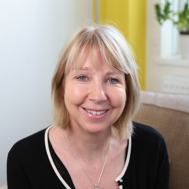 Debbie Hartley's Instagram, Twitter & Facebook on IDCrawl